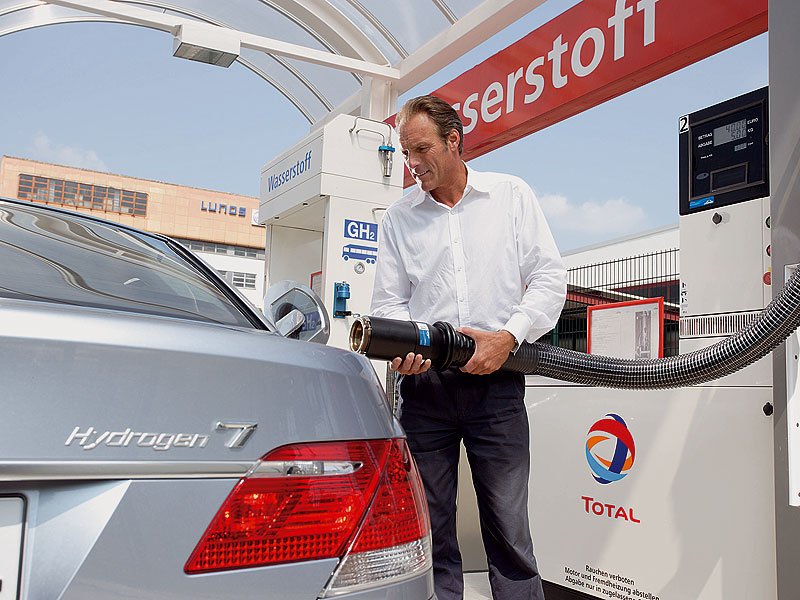 BMW Hydrogen 7 for delivery in 2007 Classic Driver Magazine